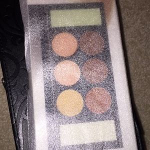 Cailyn | Makeup | Face Modeling Contour Palette By Cailyn Cosmetics ...